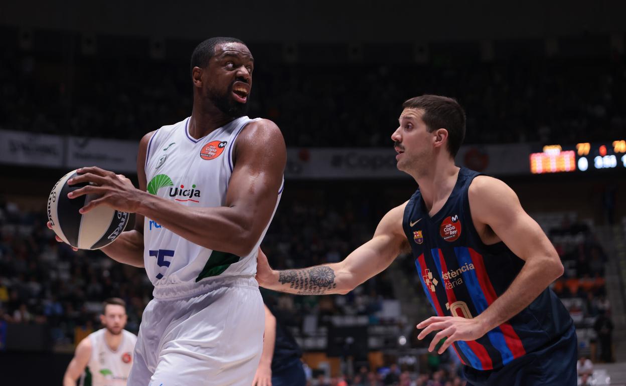 Vídeo: Así fue el recital de Will Thomas para ganar al Barcelona | Diario Sur